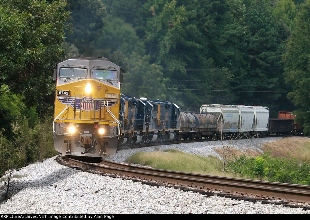 UP 6742 leads seven units